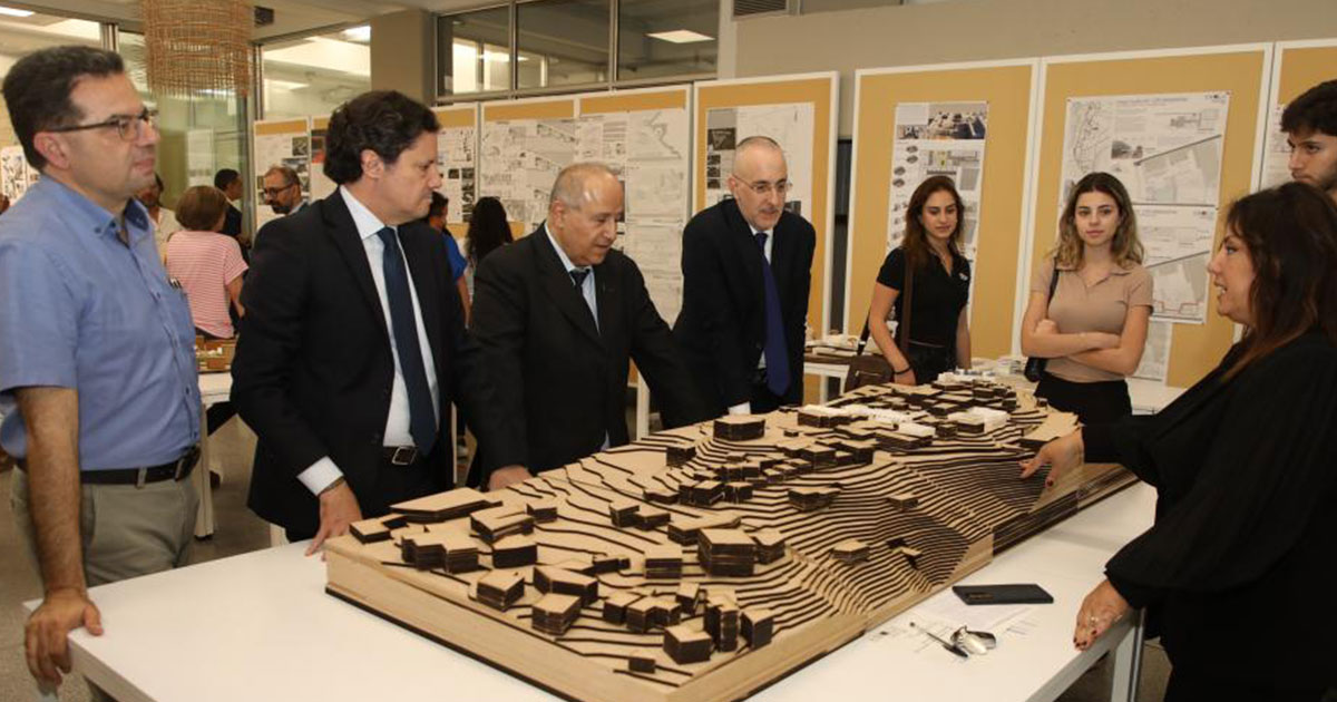 Rencontre à l’ÉSAR pour célébrer l’obtention du 3e Prix au concours ...